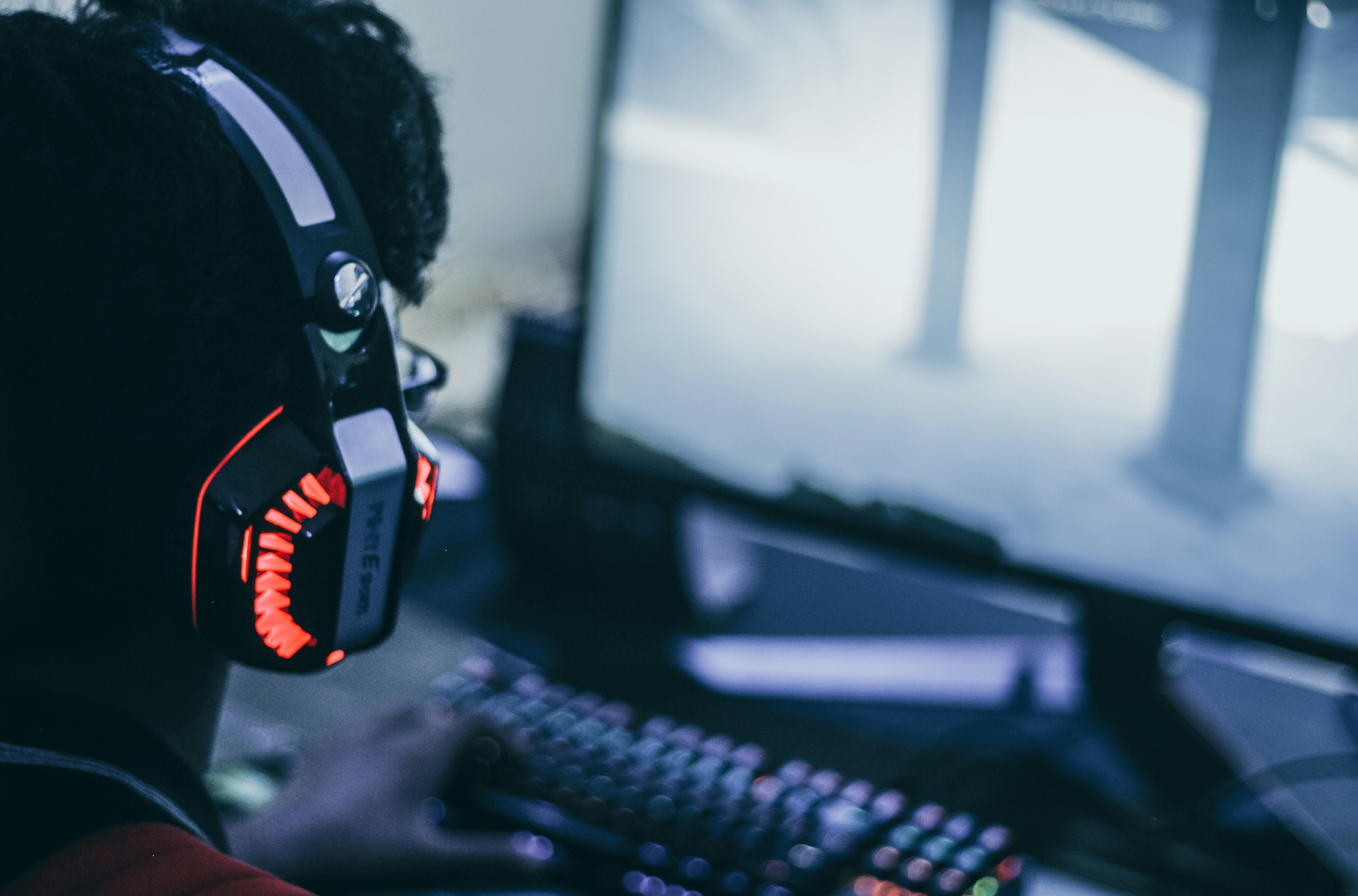 Best Gaming Glasses to Protect Your Eyes in 2025 – GoLiveGear